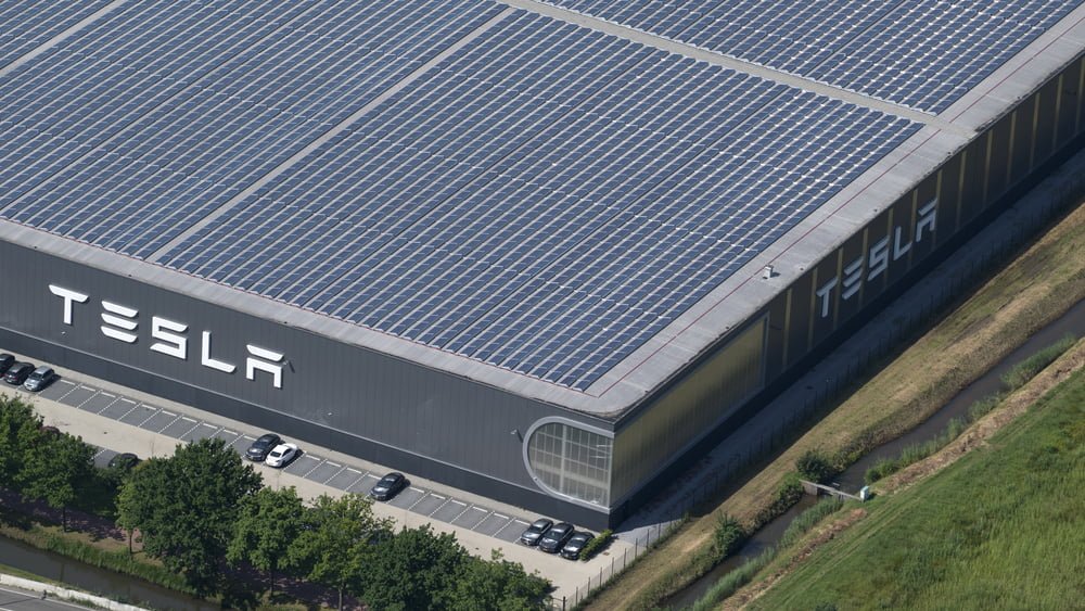 Tesla žádá o povolení k výstavbě své evropské gigafactory - Škola ...